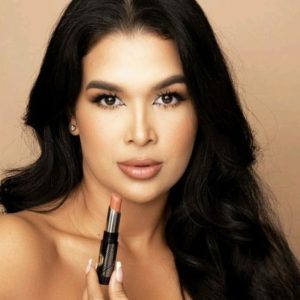 Gloss bonita Anik – Girly Maquillaje | makeup